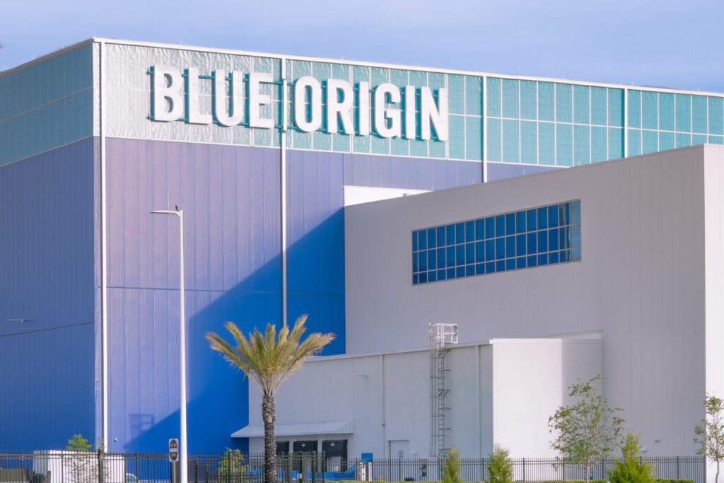 Blue Origin Scrubs New Glenn Launch: Financial & Legal Stakes – The ...